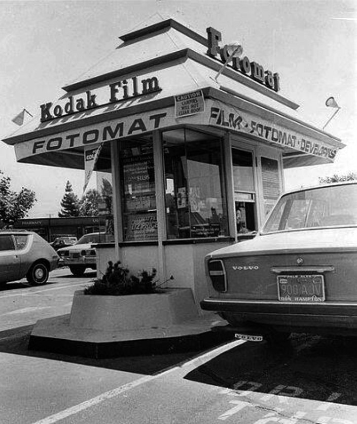 Locksmith Kiosk — Northridge, California | Here's a former F… | Flickr